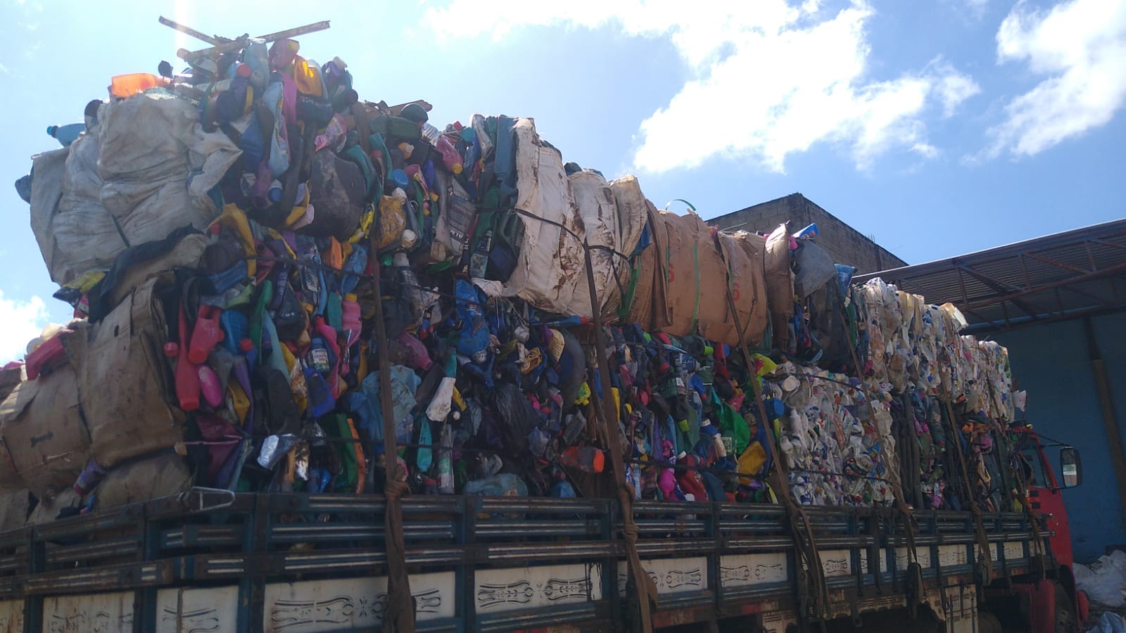 Compra e Venda de Plásticos em Geral | LM Plastic