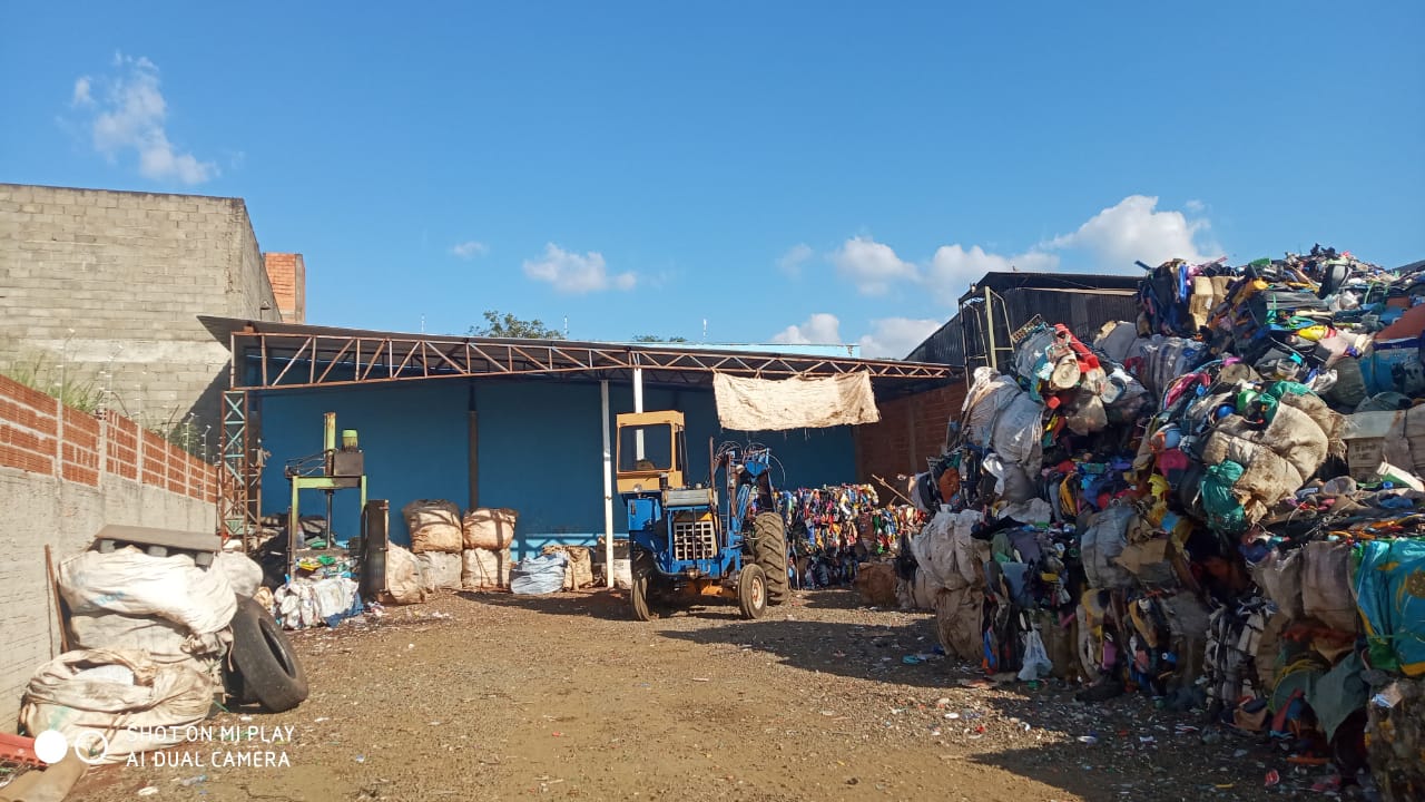 Compra e Venda de Plásticos em Geral | LM Plastic