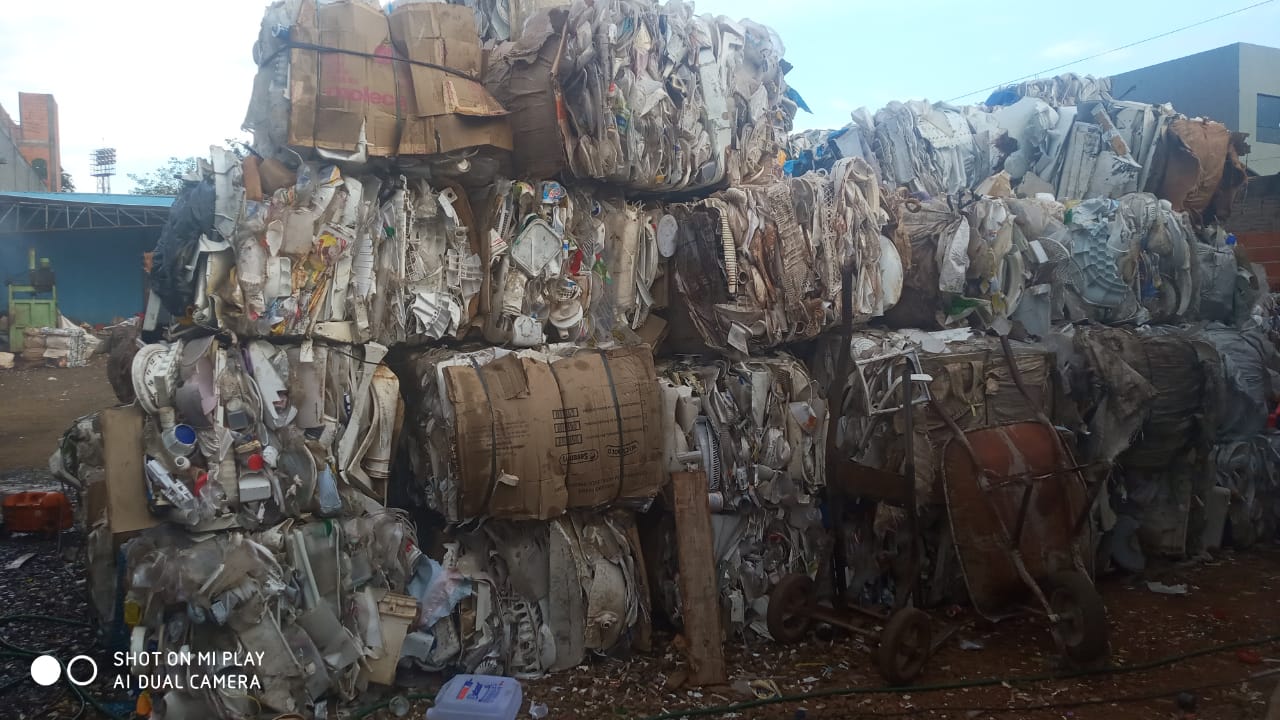 Compra e Venda de Plásticos em Geral | LM Plastic